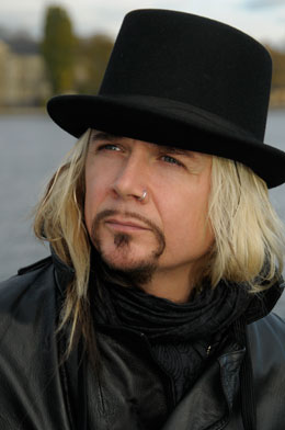 Intervju med jakob "Jake" Samuel, sångare i the Poodles, nu även i ...